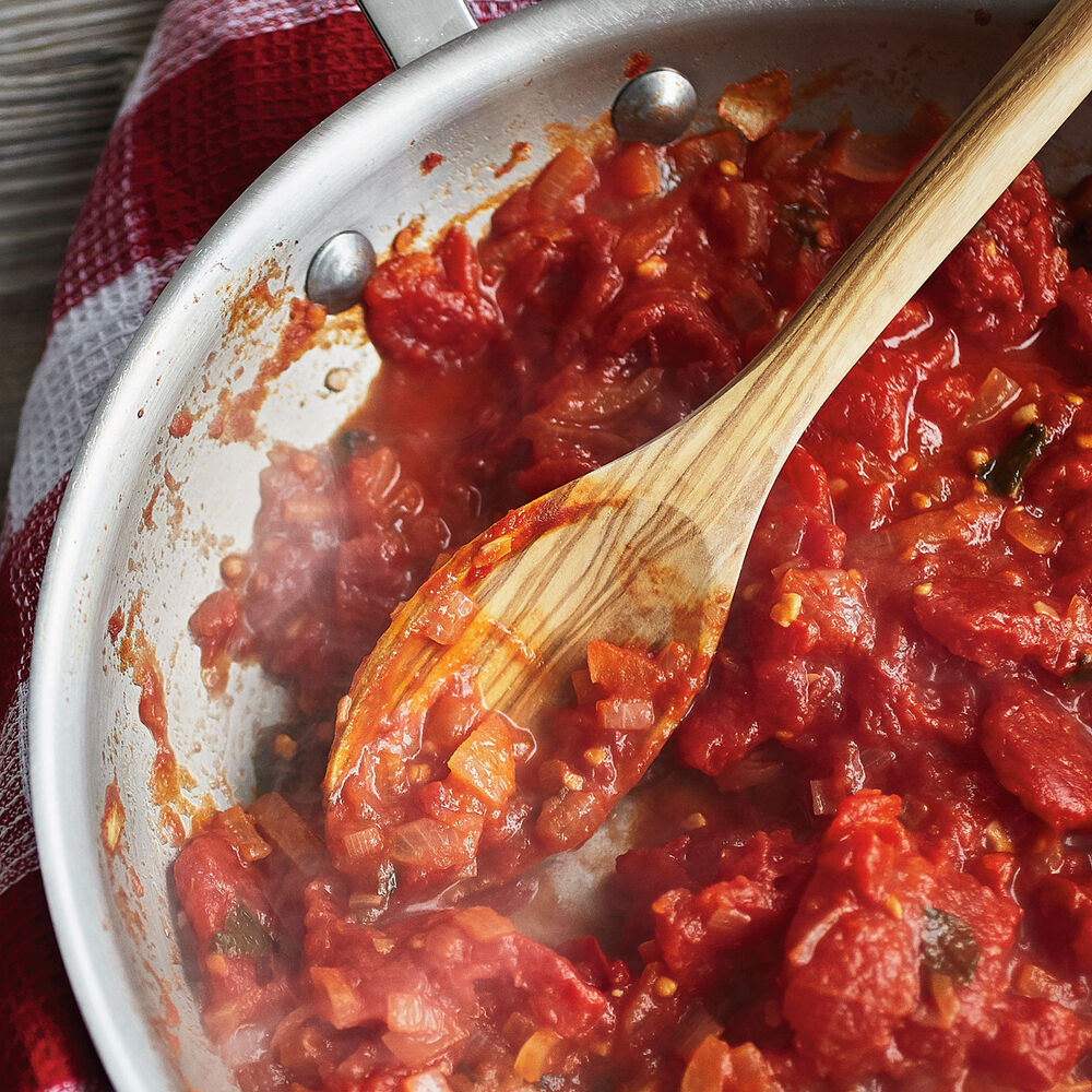 Basic Tomato Sauce Recipe | Sur La Table
