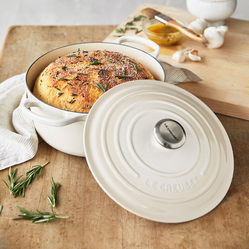 Le Creuset Signature Round Dutch Oven, 5.5 qt. | Sur La Table